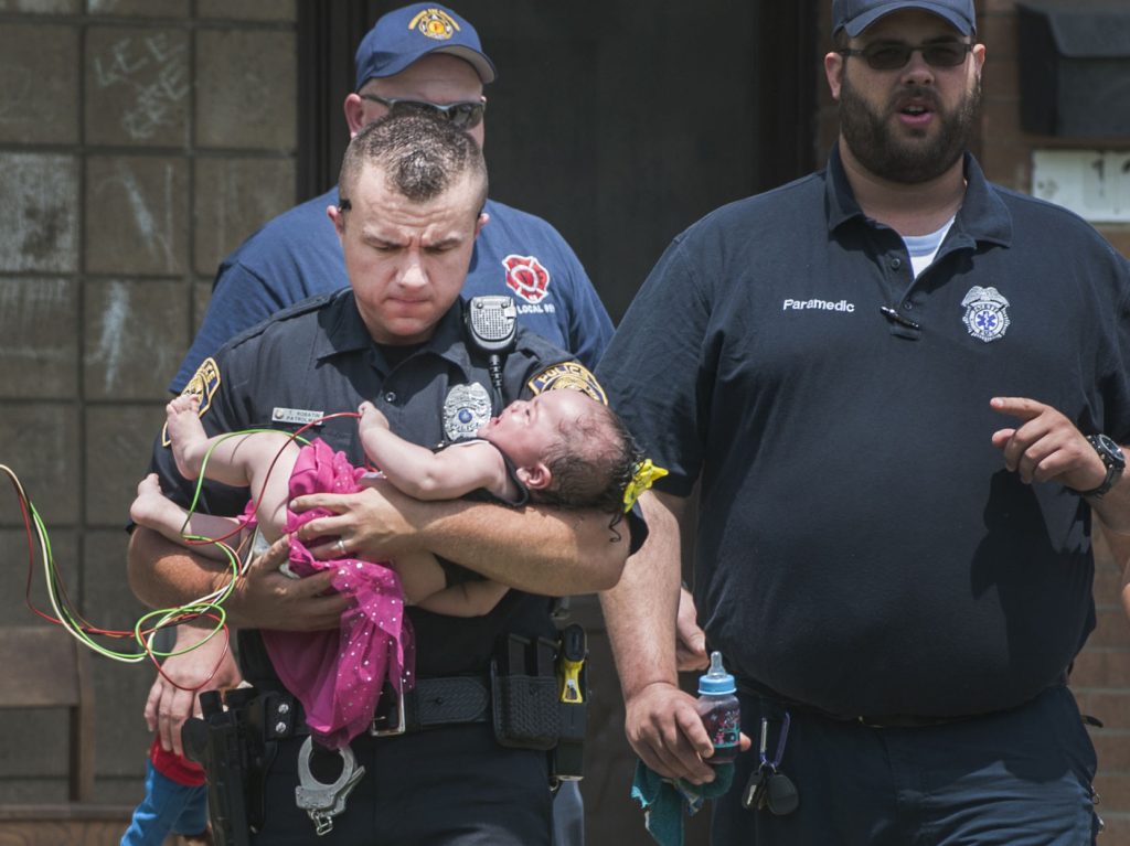 Uniontown police rescue young children from locked car - Herald-Standard